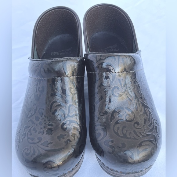 Dansko | Shoes | Dansko Brown Shoes Size 38 | Poshmark